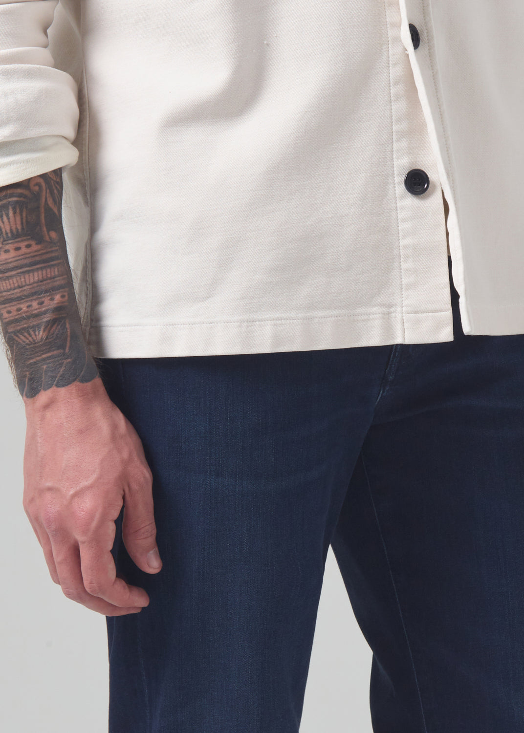 Elijah Straight Perform in Blue Wing – Citizens of Humanity